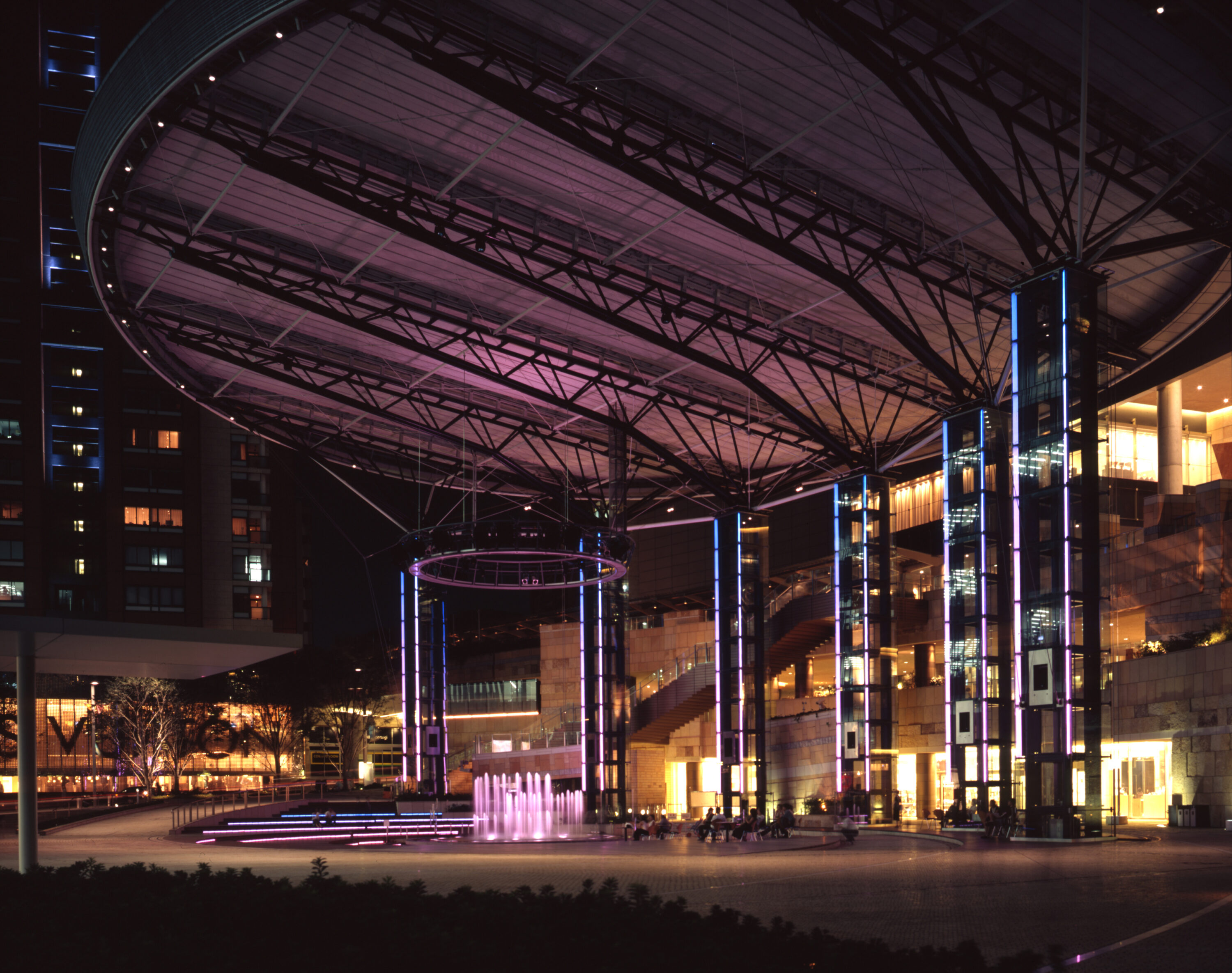 六本木ヒルズ ヒルズアリーナ | UCHIHARA CREATIVE LIGHTING DESIGN INC.